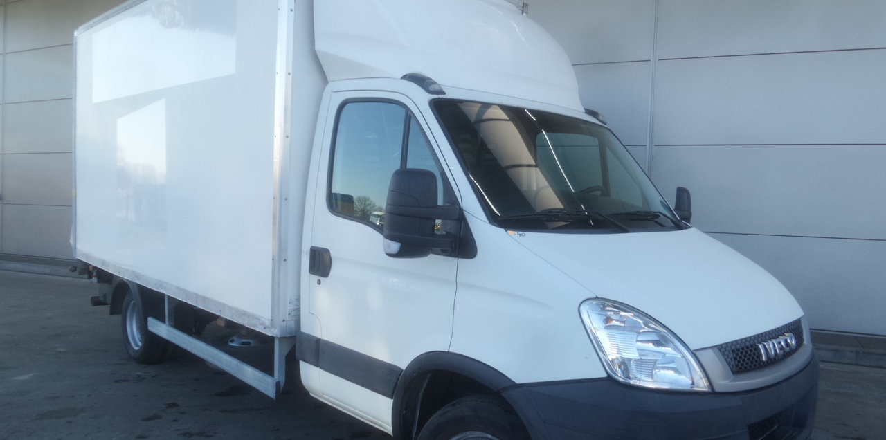 Inchirieri Dube IVECO DAILY 35C15 (CUBICA) - CAR RENTAL
